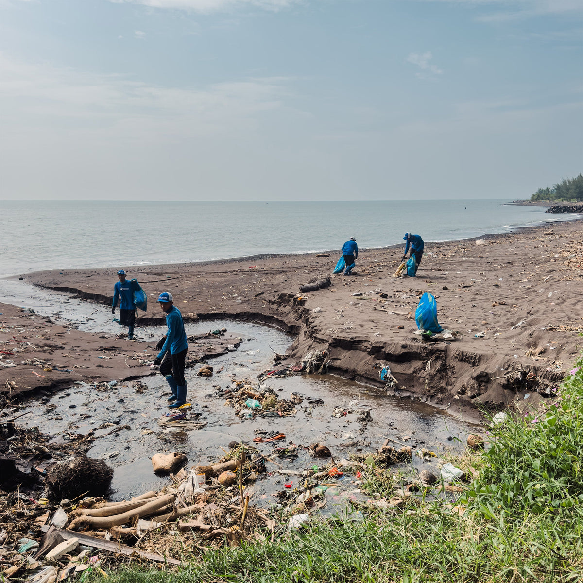 Sand, Plastic, and the Struggle: Blibis Needs Us – 4ocean
